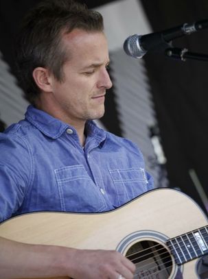 Guitar Breaks TV introduces: Mike Goodman - Guitar Breaks